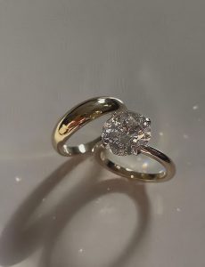 Yellow Gold Wedding Rings - Vintage Sets for Couples, Round and Oval ...