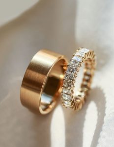 Yellow Gold Wedding Rings - Vintage Sets for Couples, Round and Oval ...