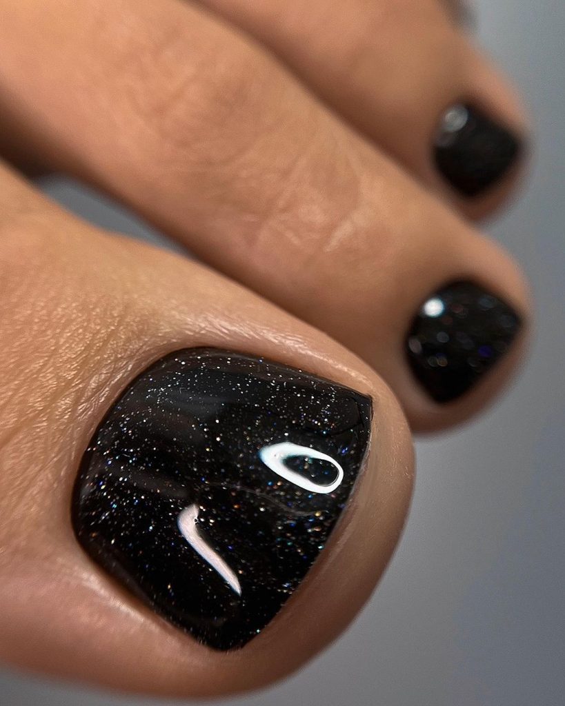 Summer Toe Nail Color Trends 2024: Hot Pedicure Shades & Designs