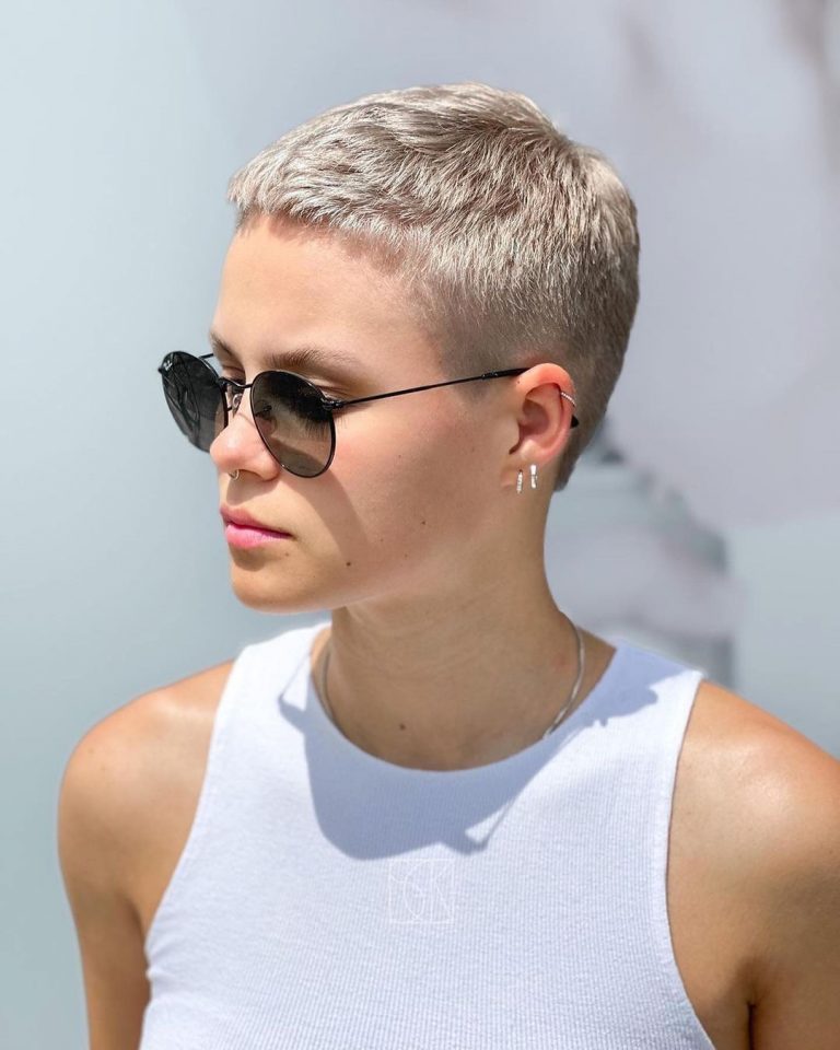 Short Haircuts for Summer 2024: Cute Hairstyles, Color Ideas, Beach ...