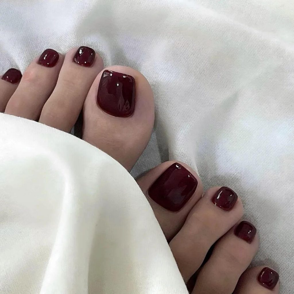 Summer Toe Nail Color Trends 2024: Hot Pedicure Shades & Designs