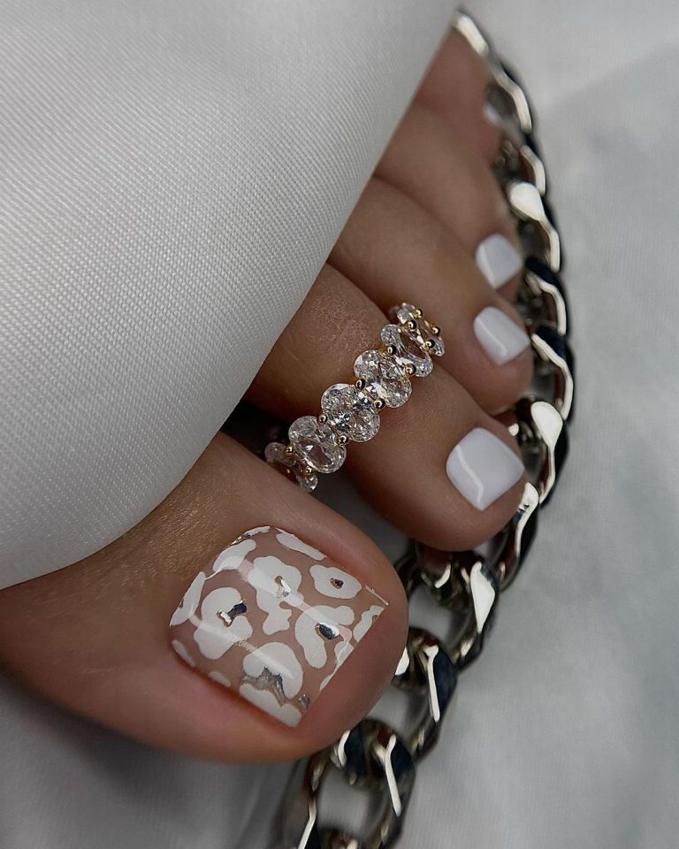 25 Summer White Toe Nail Designs: Matching Ideas for Pedicures