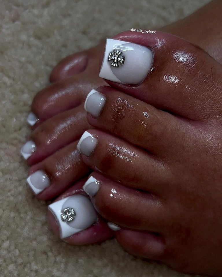 25 Summer White Toe Nail Designs: Matching Ideas for Pedicures