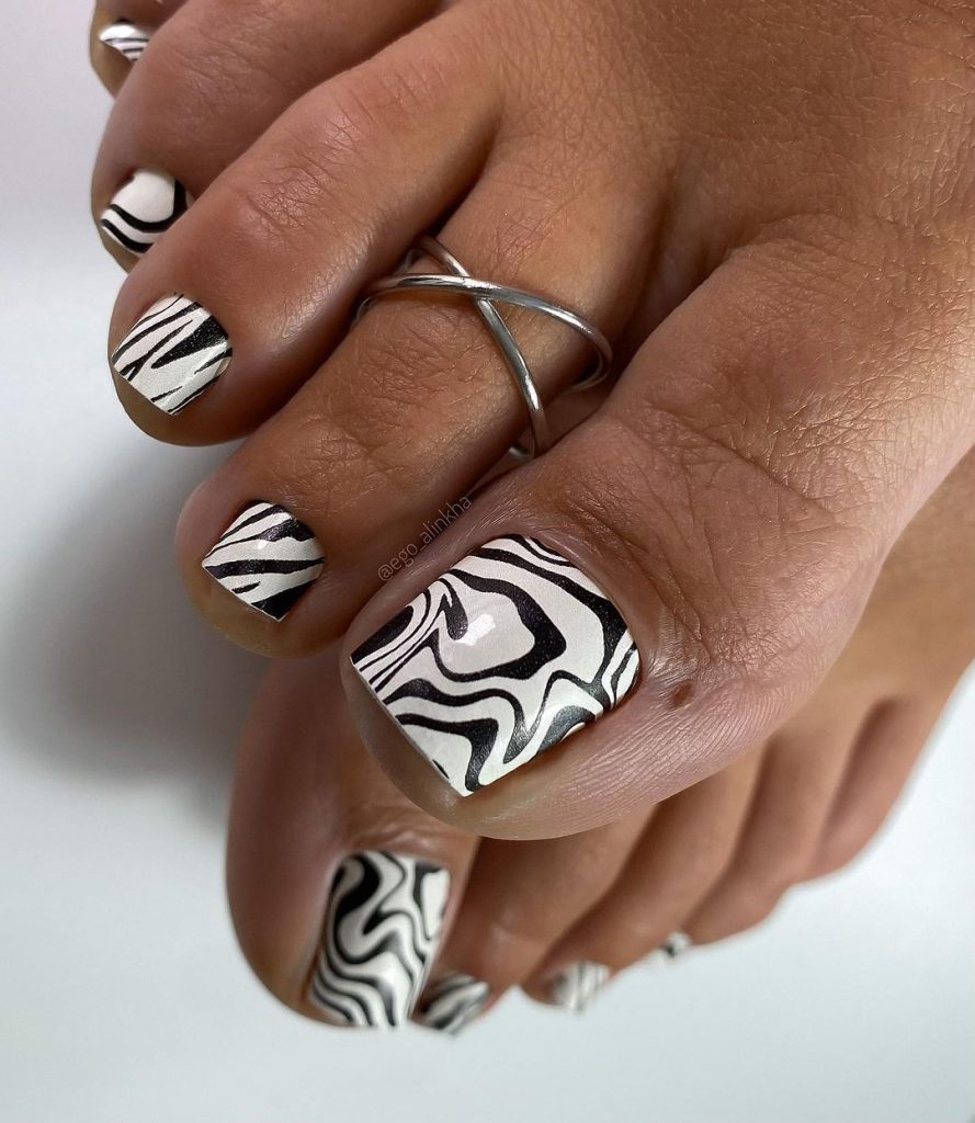 25 Summer White Toe Nail Designs: Matching Ideas for Pedicures