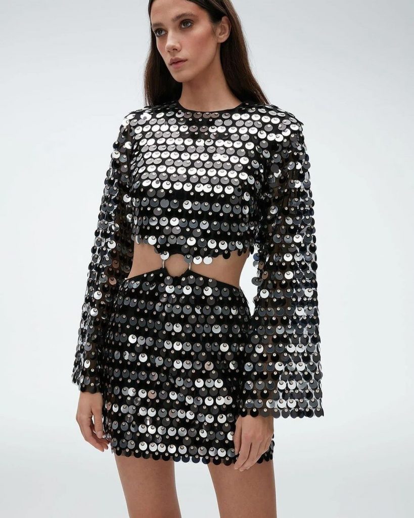 35 Bar Crawl Outfit Ideas: Cute and Classy Women's Looks for Any Occasion