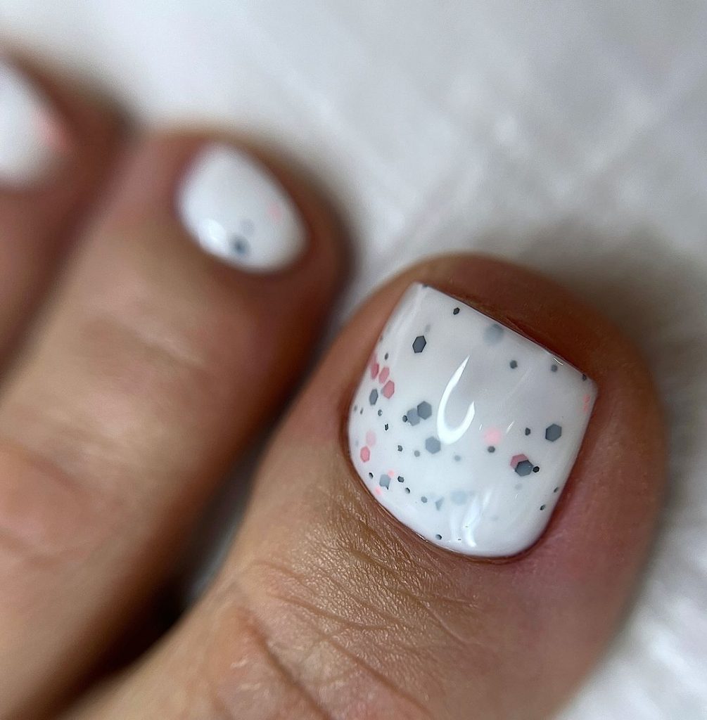 25 Summer White Toe Nail Designs: Matching Ideas for Pedicures