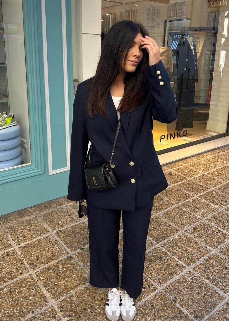 29 Navy Outfits: Stylish Ideas for Women - Casual, Classy, and Summer Looks