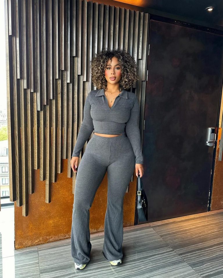 29 Trendy Women's Fall Tops for 2024: Stylish, Casual, and Classy Ideas