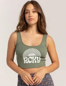 31 Stylish Crop Top Outfits: Trendy Designs for Men & Women