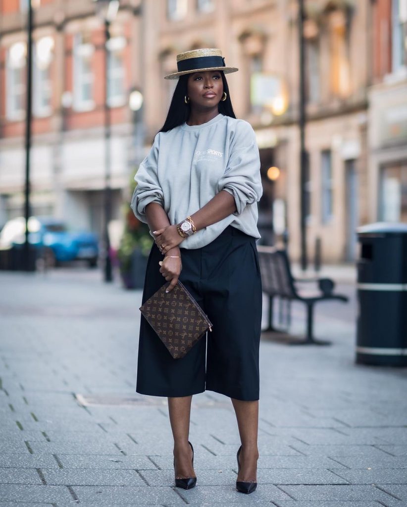 29 Trendy Women's Fall Tops for 2024: Stylish, Casual, and Classy Ideas
