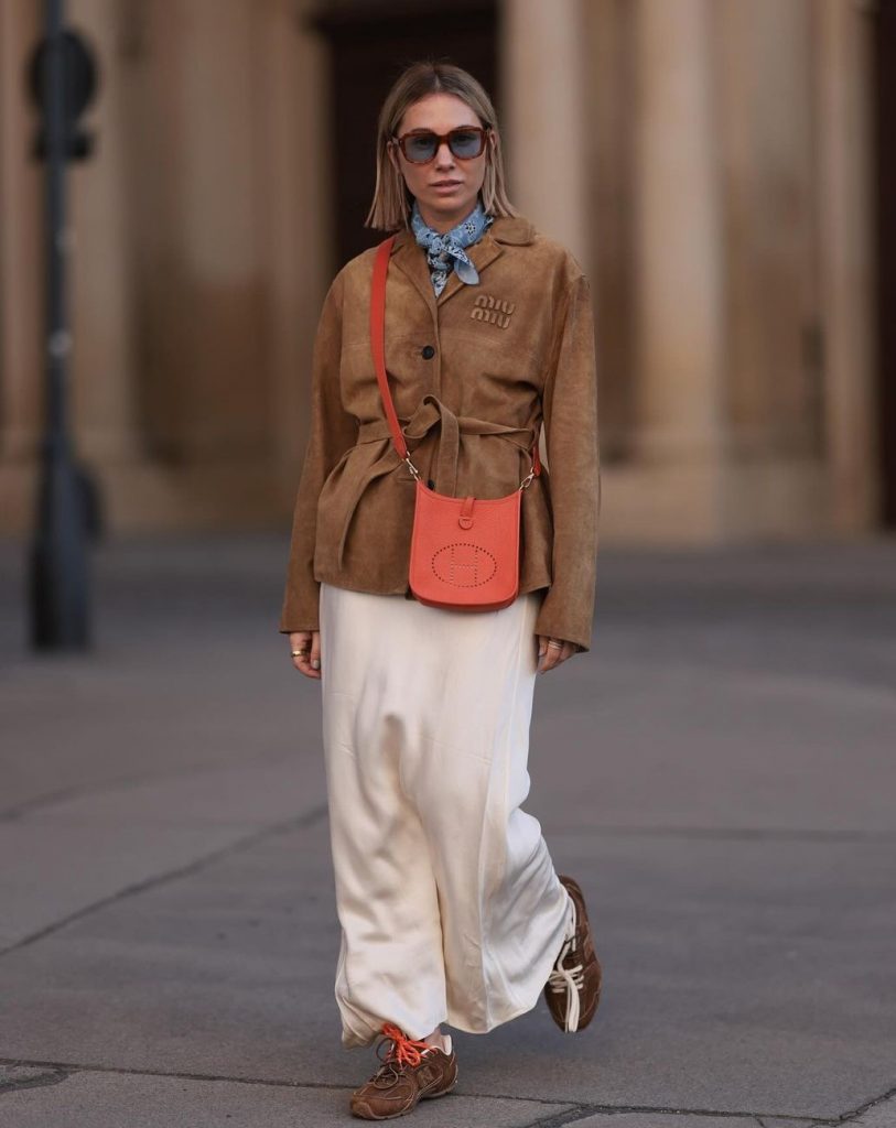 Lightweight Fall Outfits for Women: 29 Cute and Casual Ideas - Jackets ...