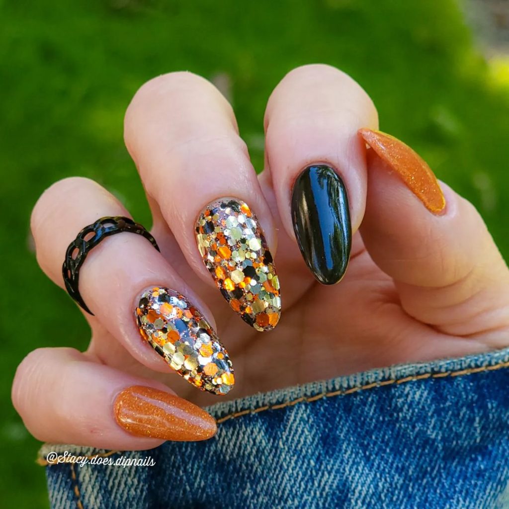 25 Creative Fall Leaf Nail Designs to Celebrate the Autumn Season ...